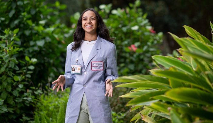 College student thrilled to volunteer again at MD Anderson | MD ...